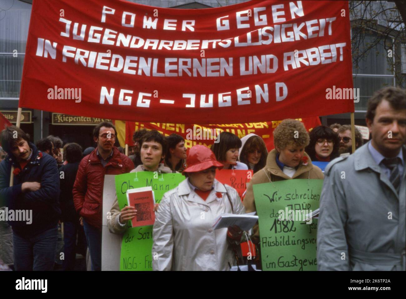 11 march 1982 hi-res stock photography and images - Alamy