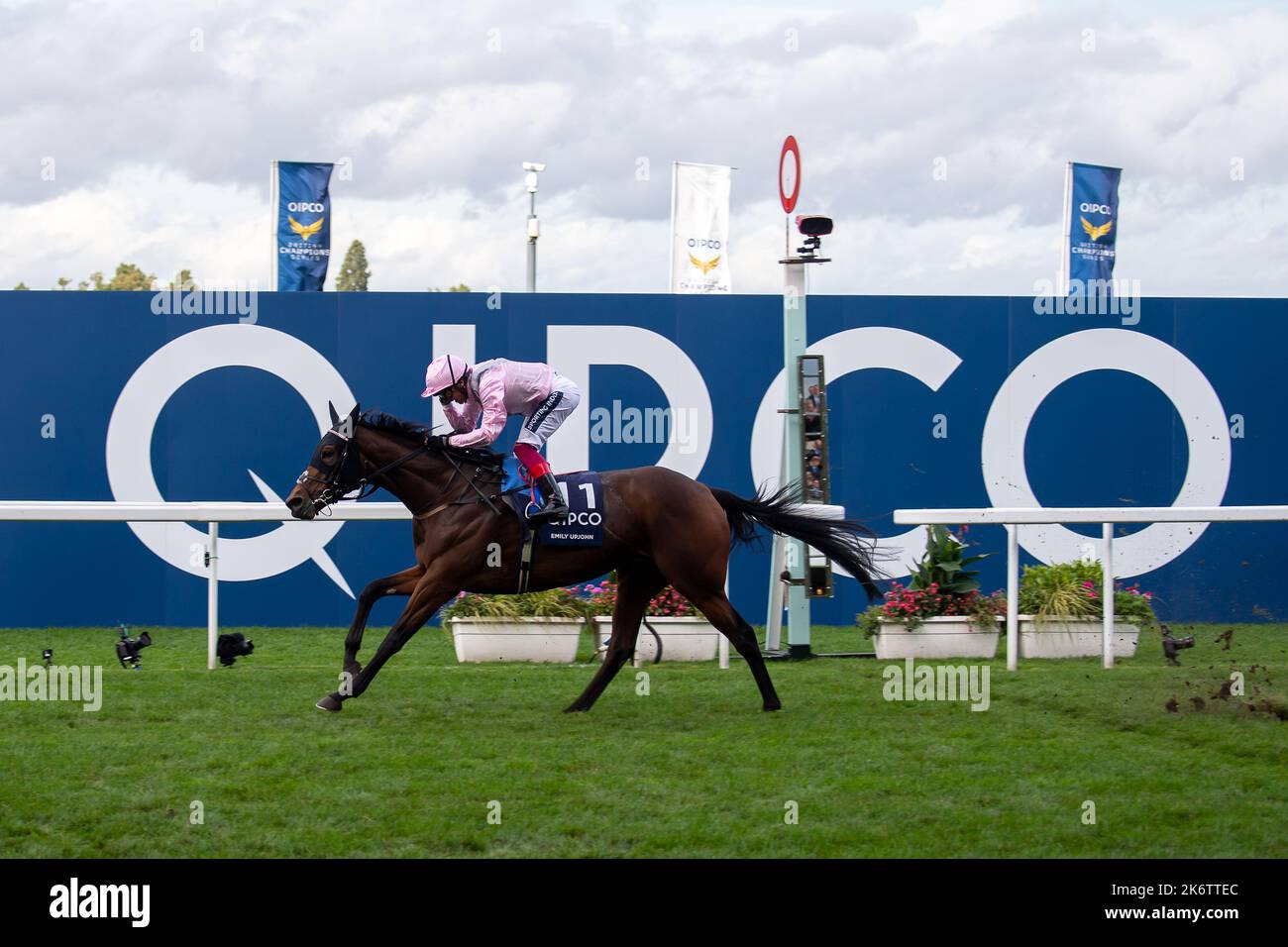 Ascot, Berkshire, UK. 15th October, 2022. Horse Emily Upjohn ridden by ...