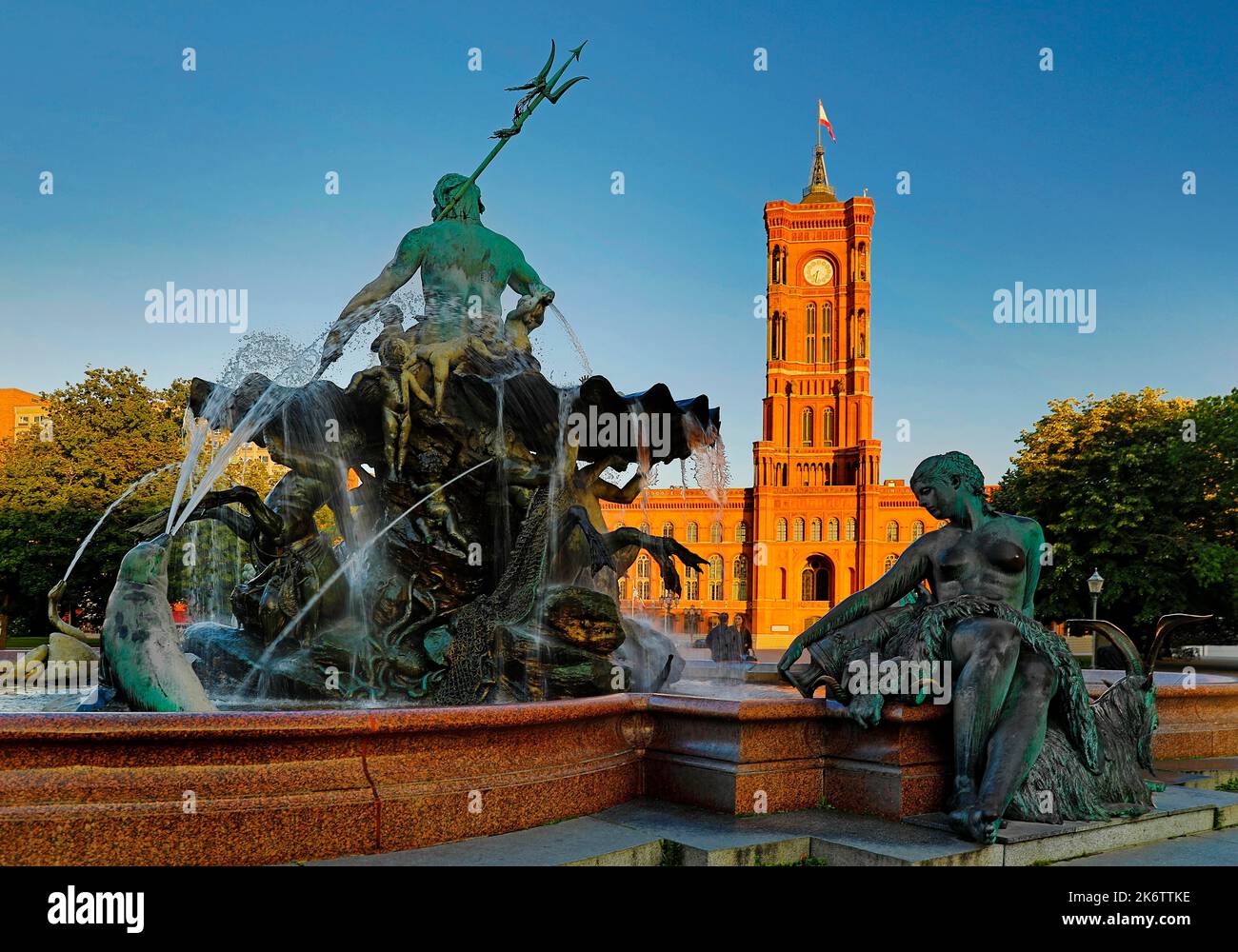 Red city hall and fountain of neptune hi-res stock photography and ...
