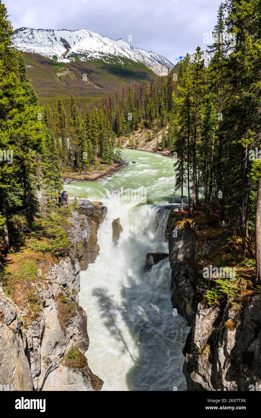 Sunwapta falls canada hi-res stock photography and images - Alamy