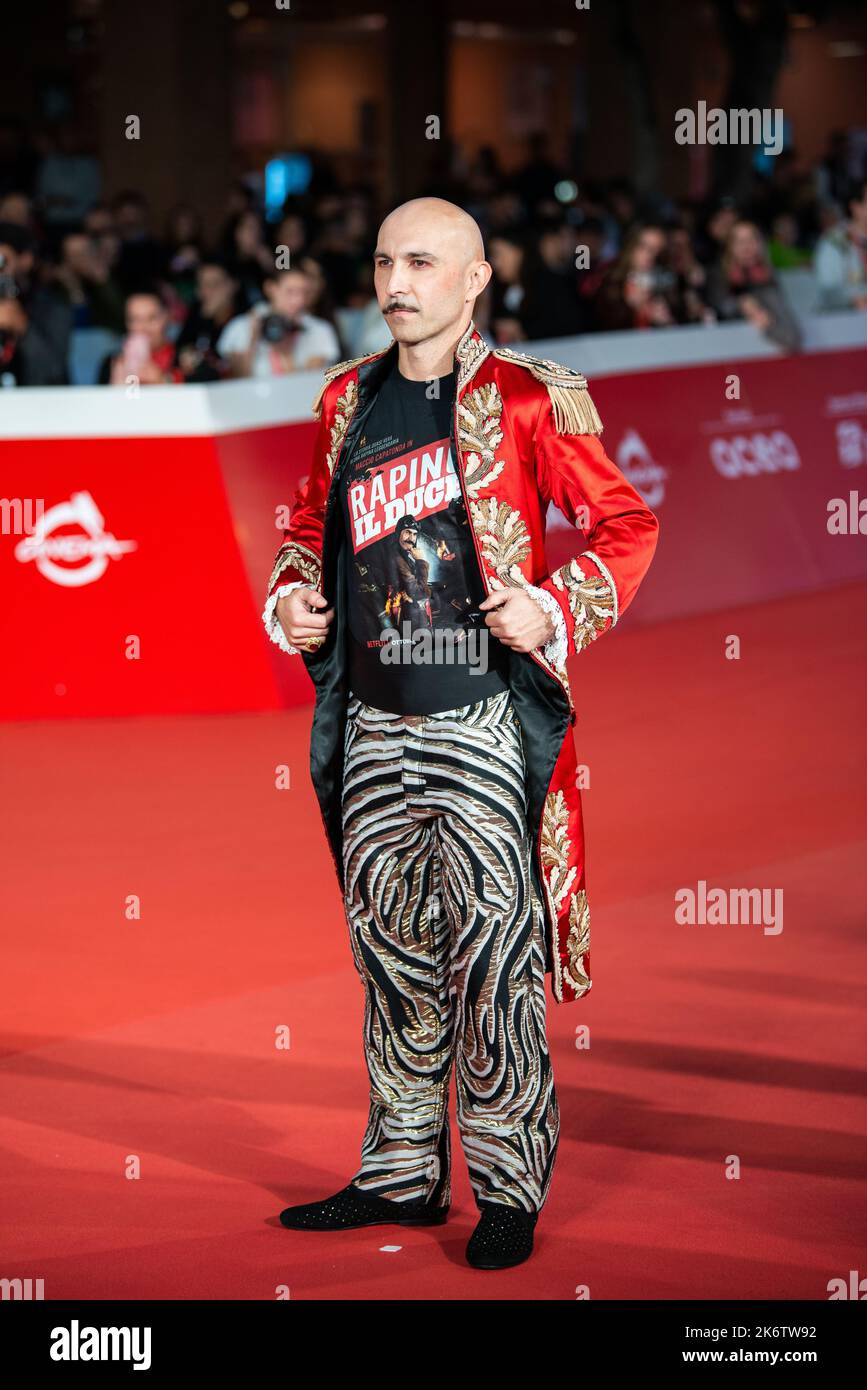 Sartoria il costume hi-res stock photography and images - Alamy