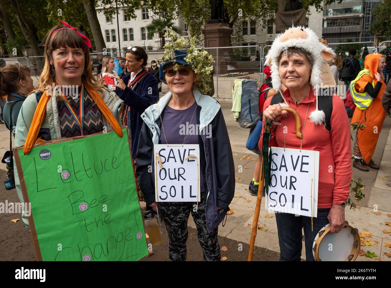 London,UK. 15th October 2022. Land Workers Alliance central London ...