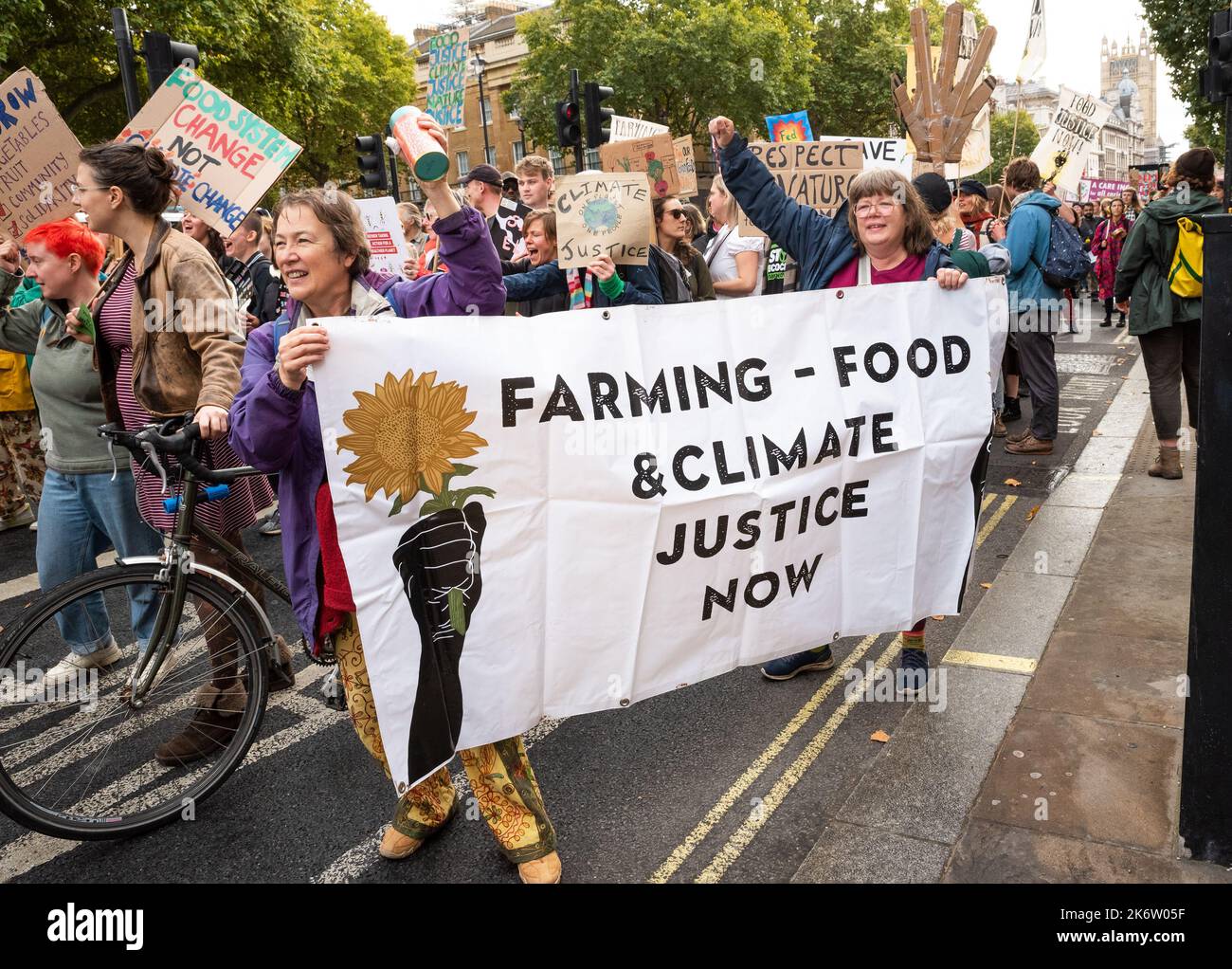 London,UK. 15th October 2022. Land Workers Alliance central London ...