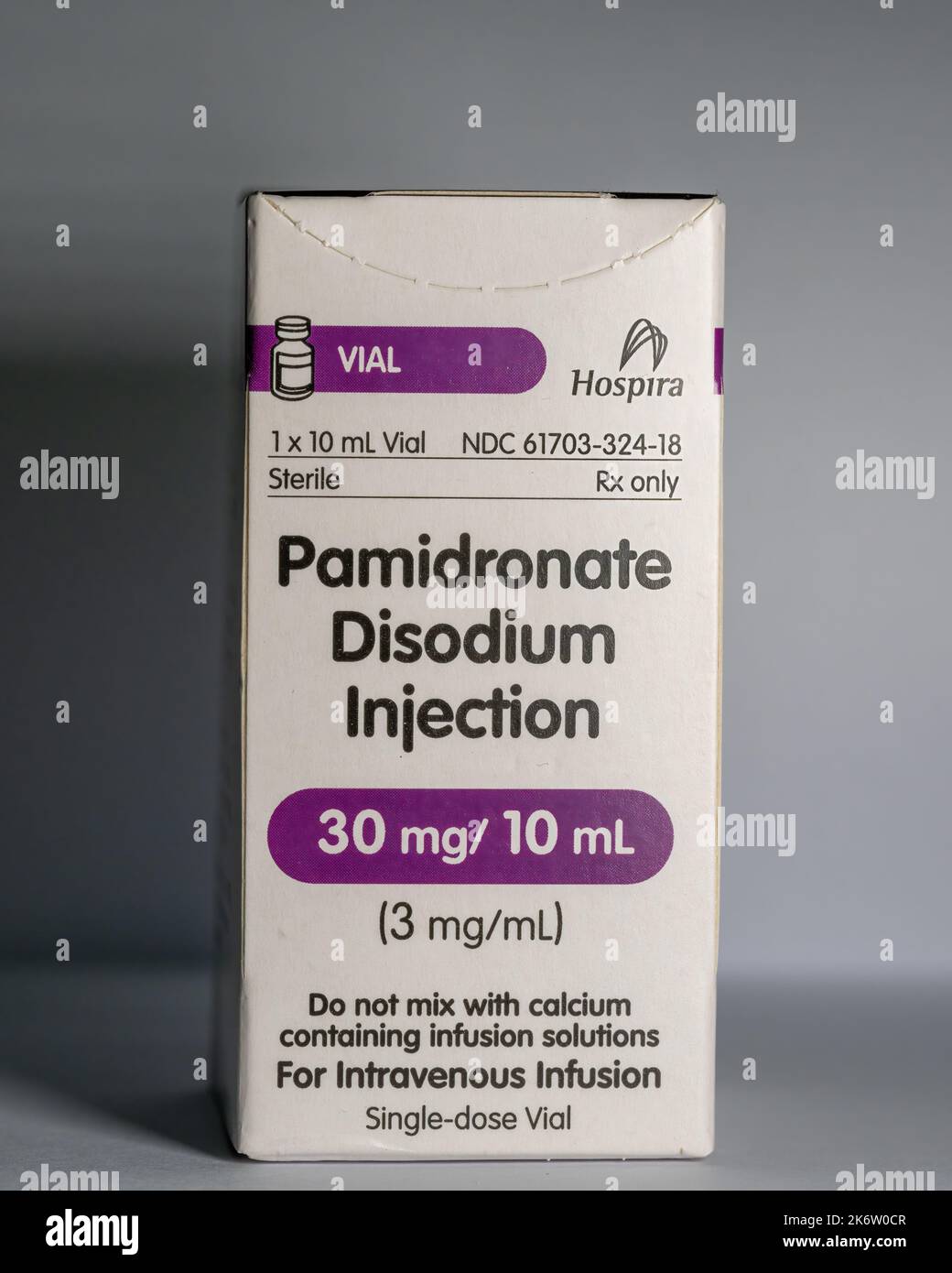 pamidronate disodium injection vial Stock Photo - Alamy