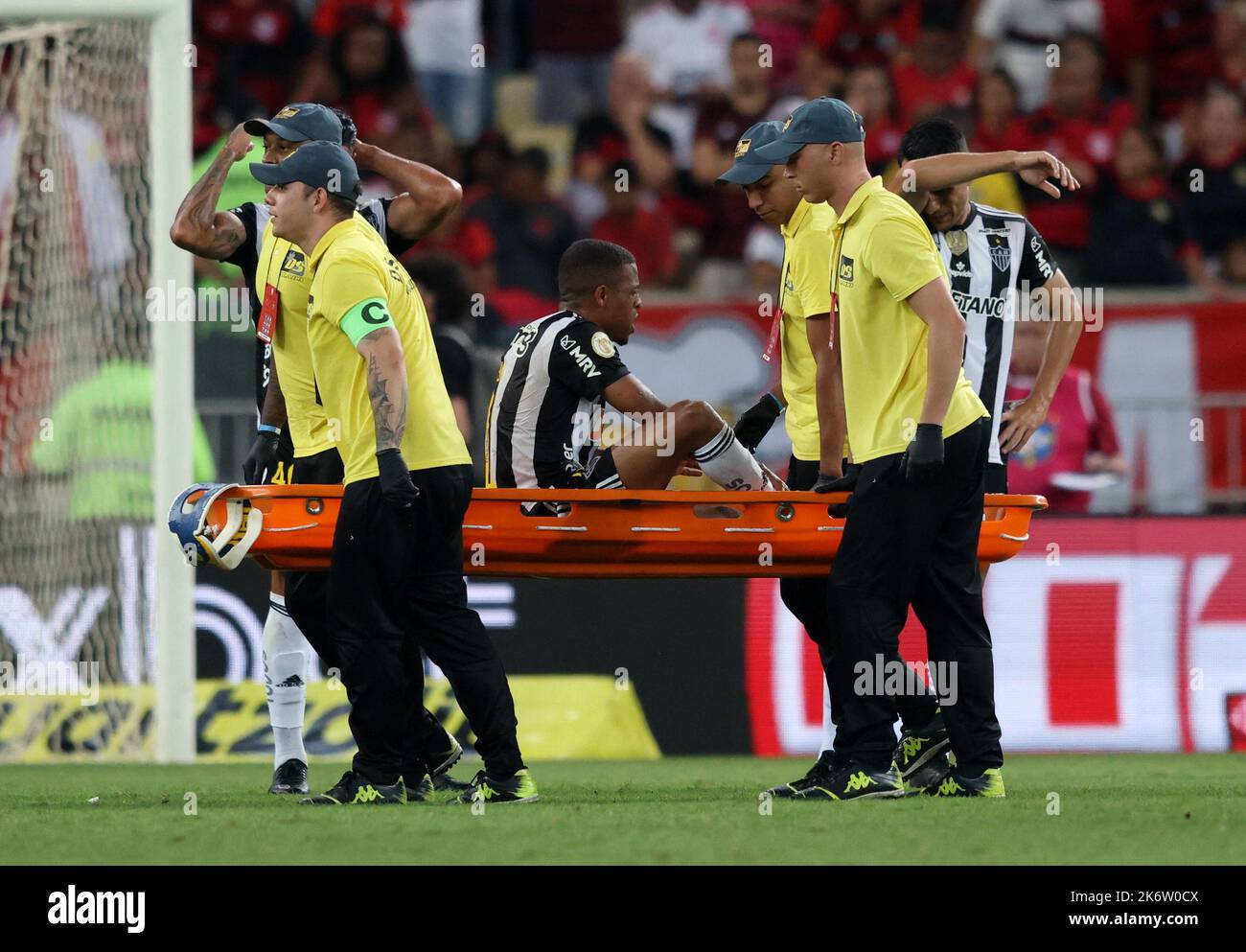 Atletico mineiro injury hi-res stock photography and images - Alamy