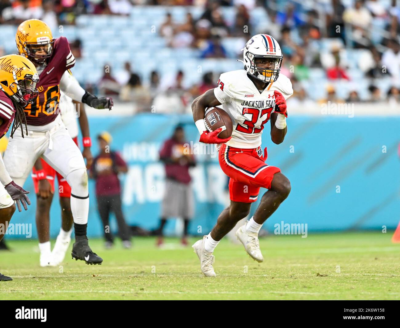 October 15, 2022 - Jacksonville, FL, U.S: Jackson State Tigers running ...