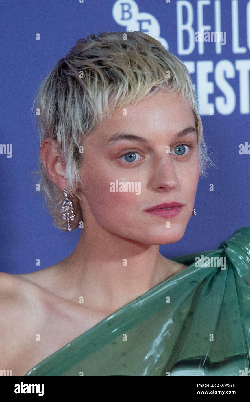 Emma corrin paris hi-res stock photography and images - Alamy