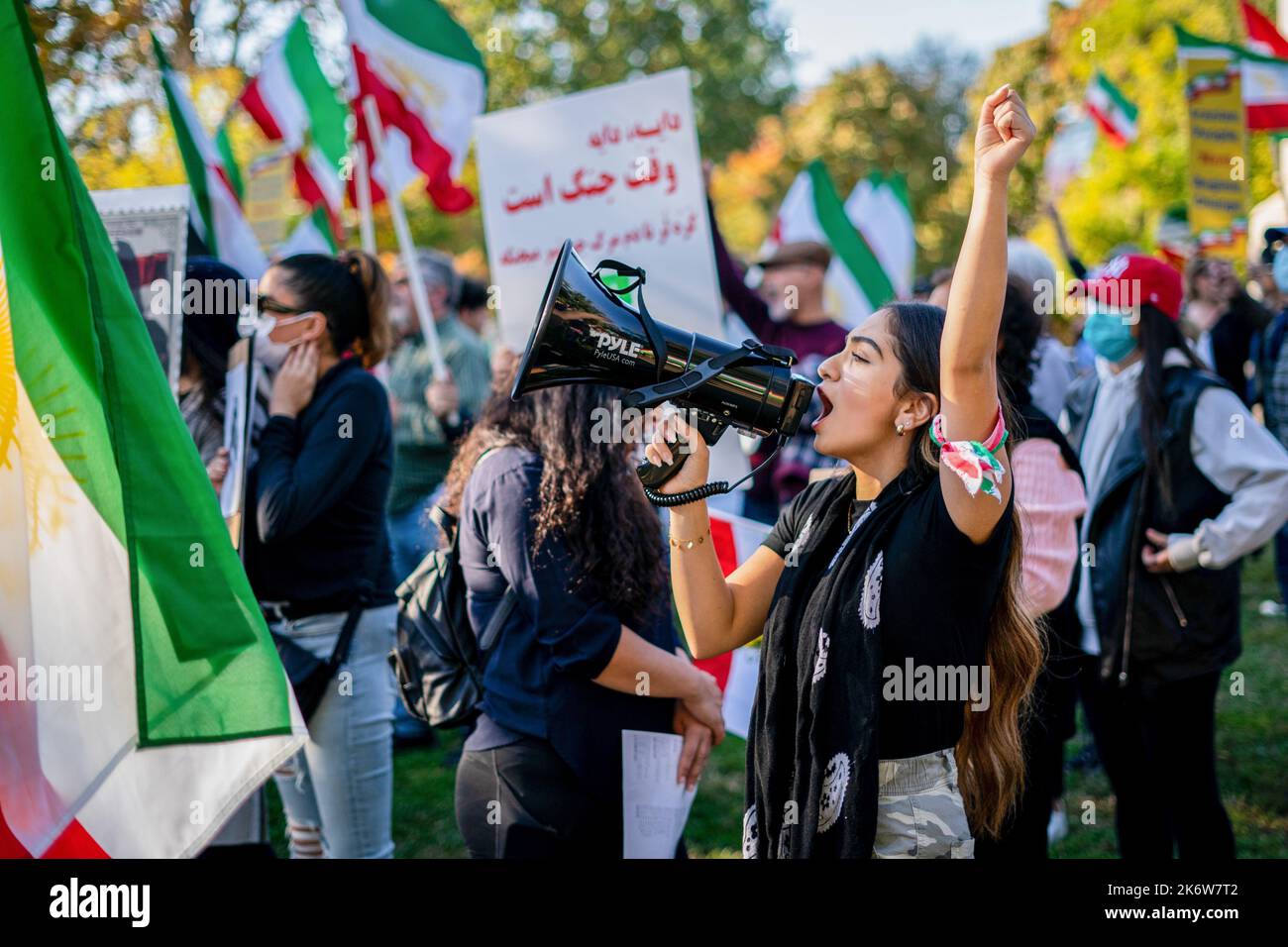 Washington, United States. 15th Oct, 2022. A woman shouts into her ...