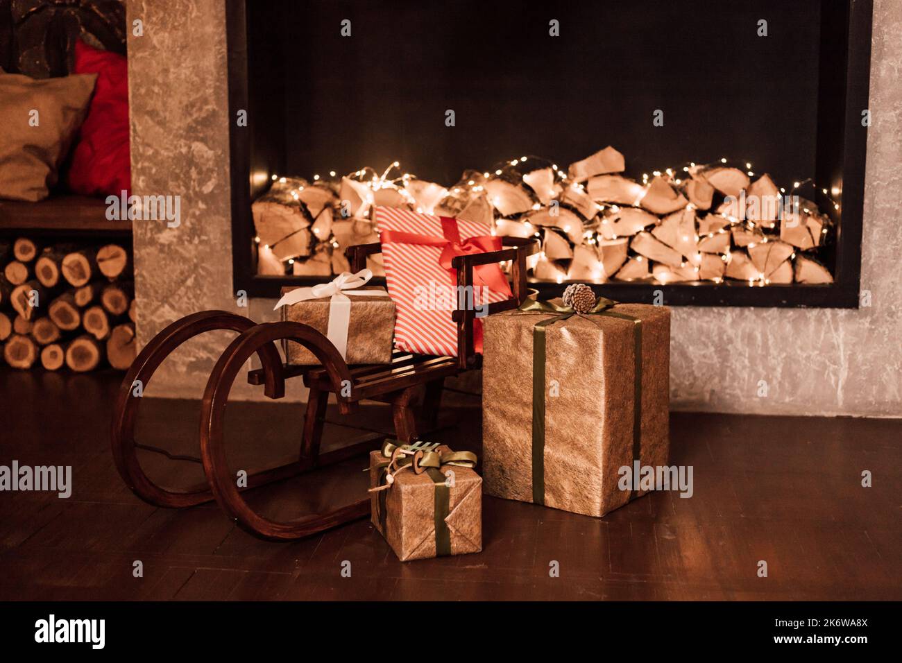 Boxing Day. Gifts in beautiful boxes. New year Stock Photo - Alamy