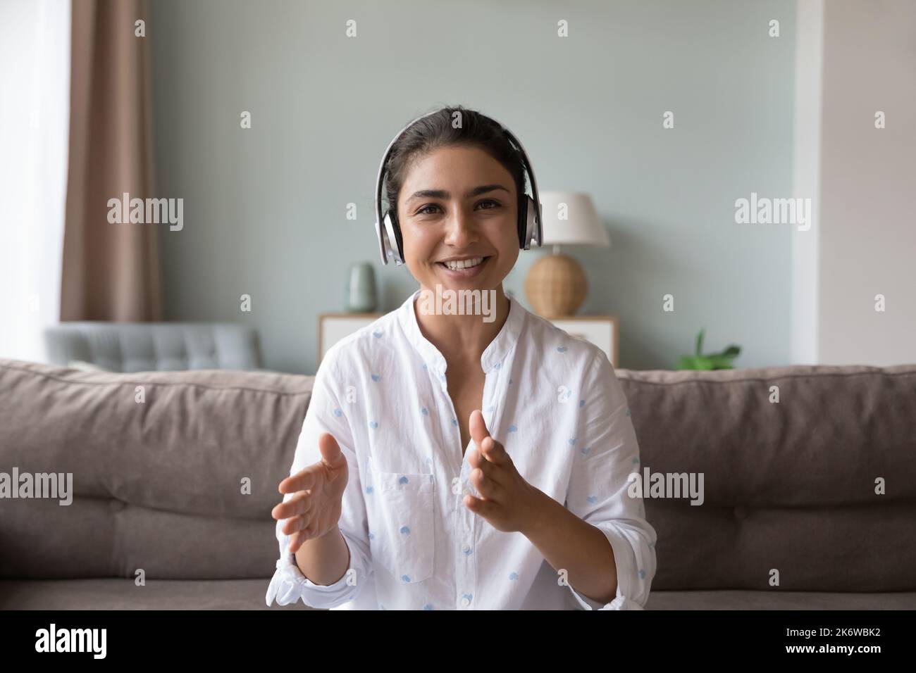 Informal video conference hi-res stock photography and images - Alamy