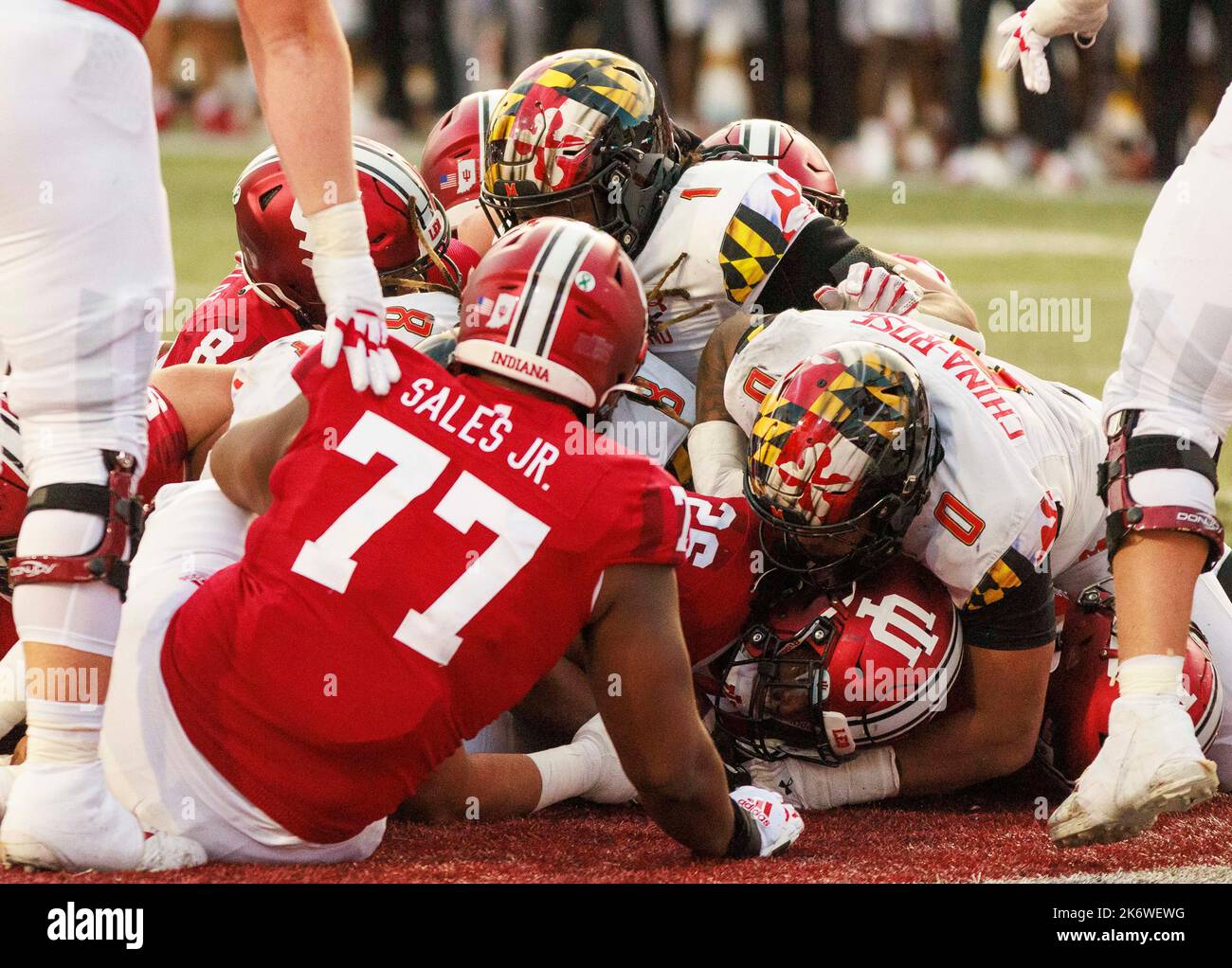 Indiana Hoosiers running back Josh Henderson (26) scores a touchdown ...