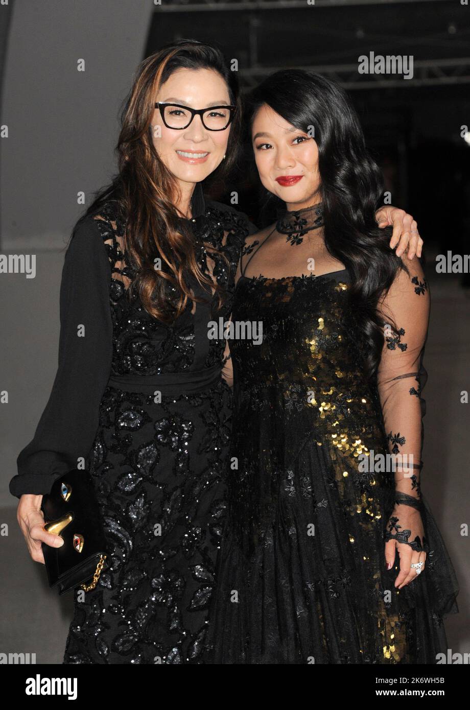 Stephanie hsu michelle yeoh hi-res stock photography and images - Alamy