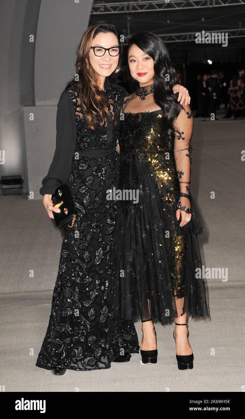 Stephanie hsu michelle yeoh hi-res stock photography and images - Alamy