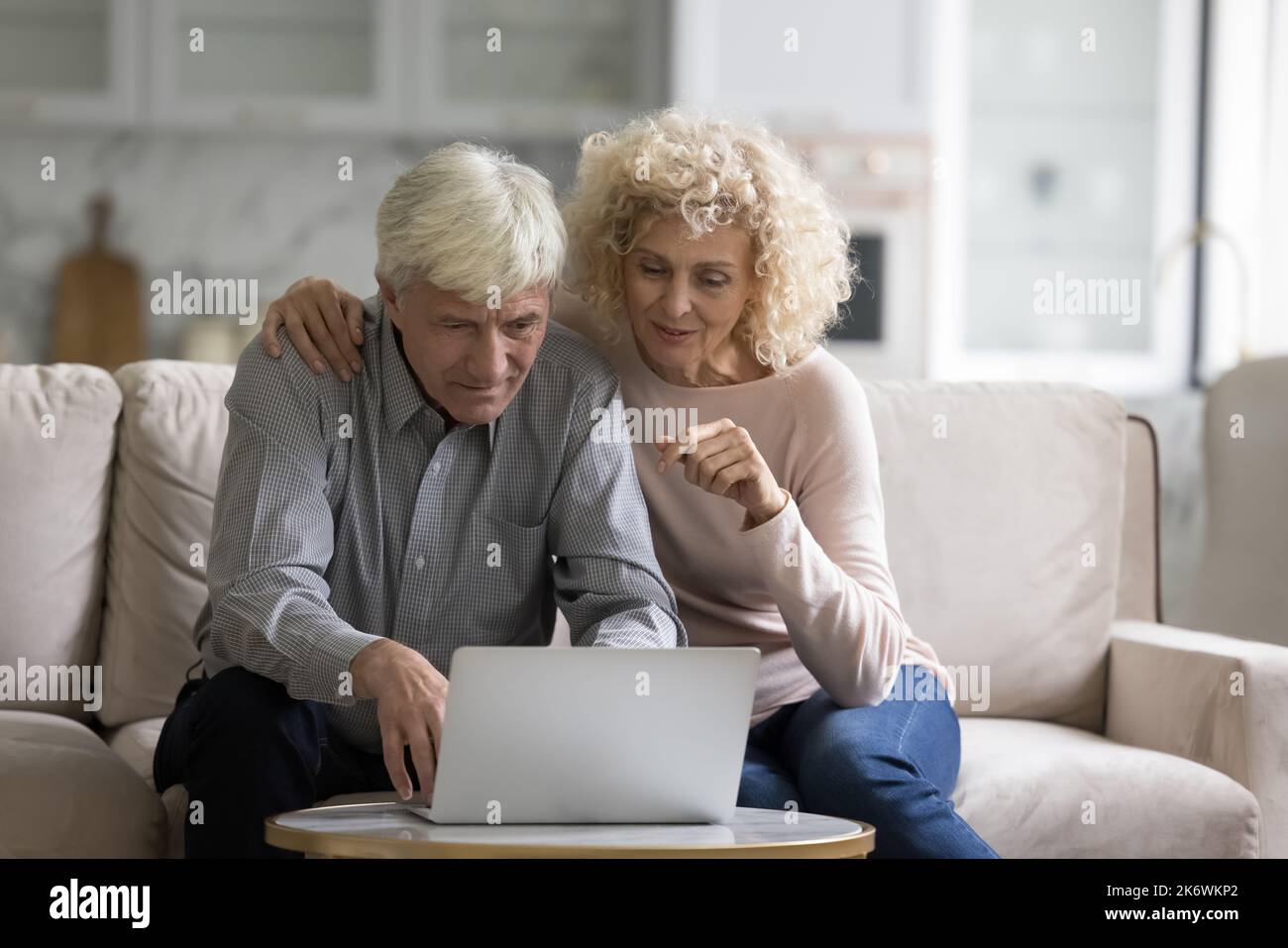 Ecommerce users hi-res stock photography and images - Alamy