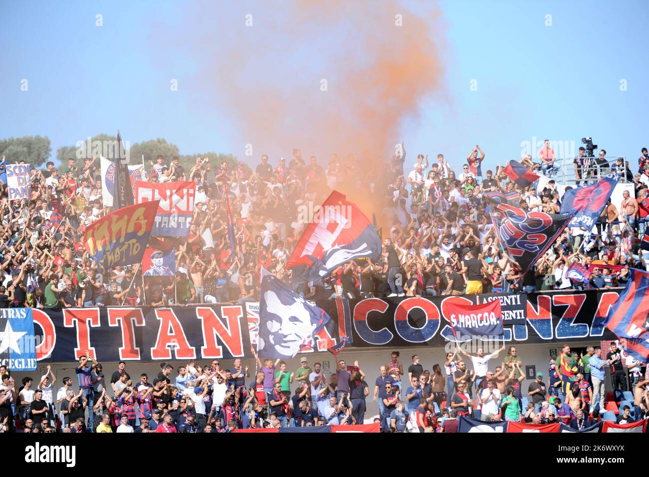 Cosenza supporters hi-res stock photography and images - Alamy