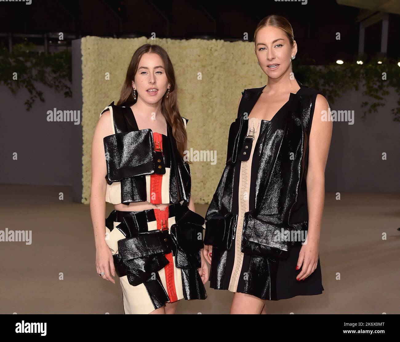 Los Angeles, USA. 15th Oct, 2022. Alana Haim and Este Haim walking the ...
