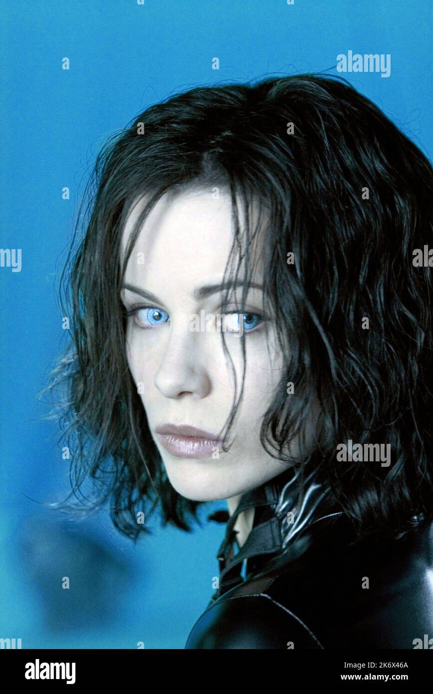 KATE BECKINSALE in UNDERWORLD: EVOLUTION (2006), directed by LEN ...