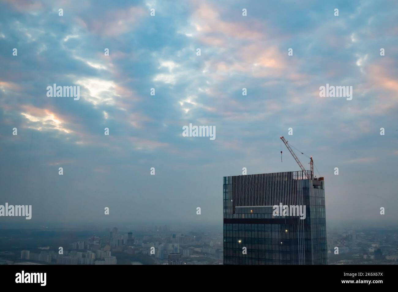 Uncompleted skyscraper hi-res stock photography and images - Alamy