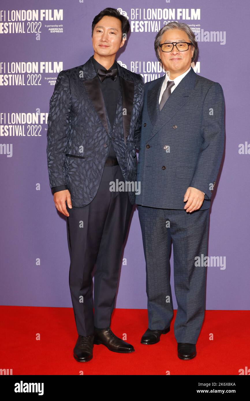 Park Hae-il and Park Chan-wook attend "Decision to Leave" film premiere ...