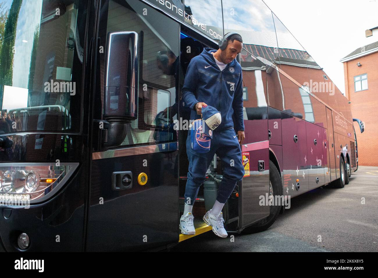 Chelsea team bus hi-res stock photography and images - Alamy