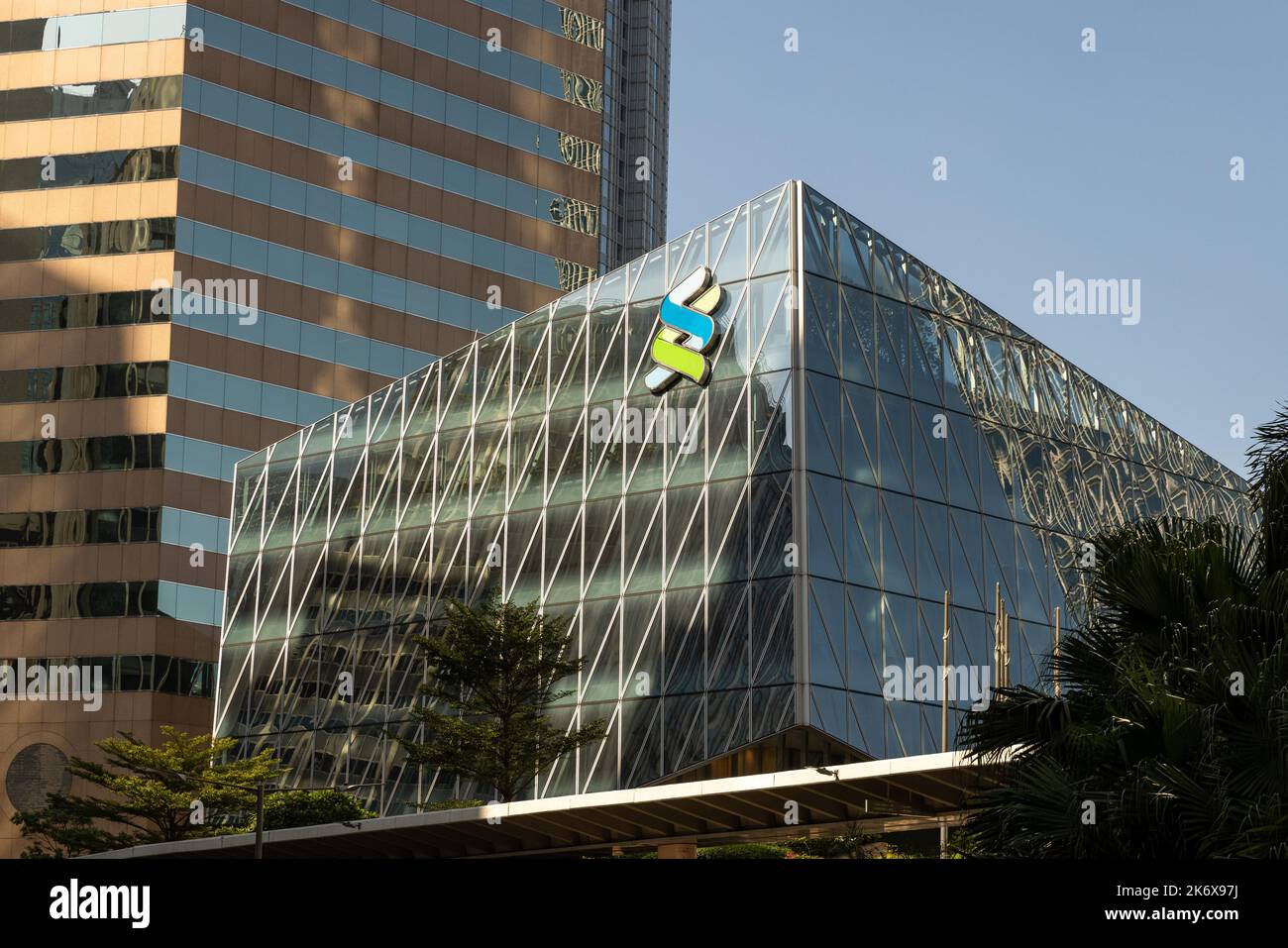 Standard chartered the forum building hi-res stock photography and ...