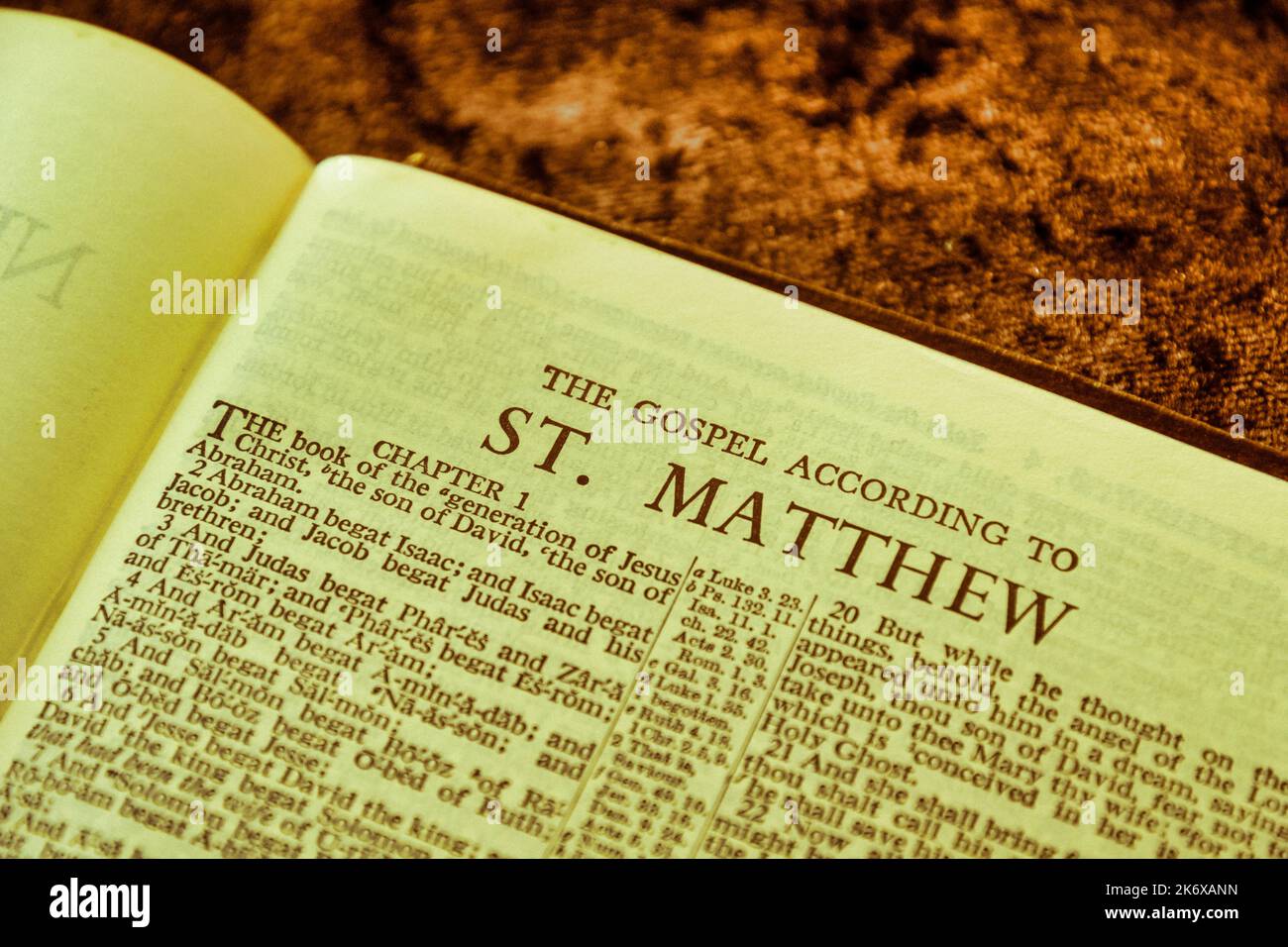 Book matthew holy bible hi-res stock photography and images - Alamy