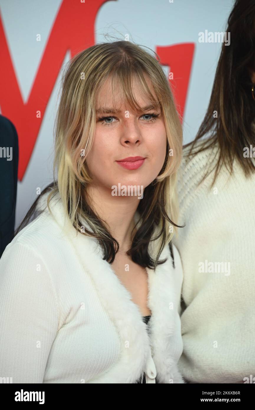 Cologne, Germany. 15th Oct, 2022. The actress Nina Schatton comes to ...