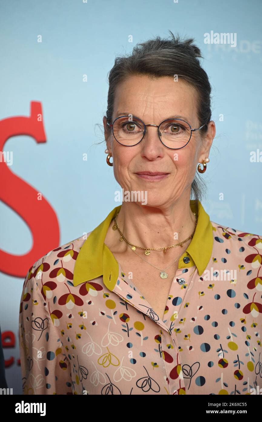 Cologne, Germany. 15th Oct, 2022. The actress Caroline Schreiber comes to the premiere of the ...