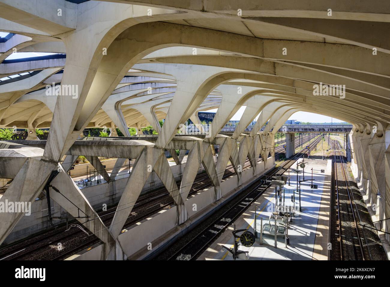 Lyon, Flughafen Saint-Exupery, Flughafenbahnhof Satolas von Architekt ...