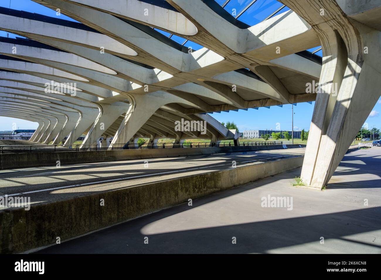 Lyon, Flughafen Saint-Exupery, Flughafenbahnhof Satolas von Architekt ...