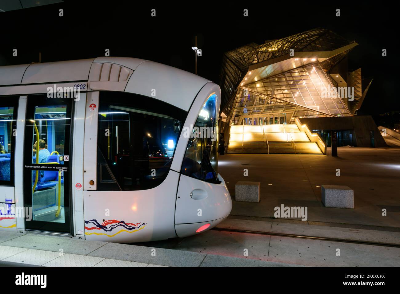 Frankreich, Lyon, moderne Straßenbahn, T1 Musee de Confluence // France ...