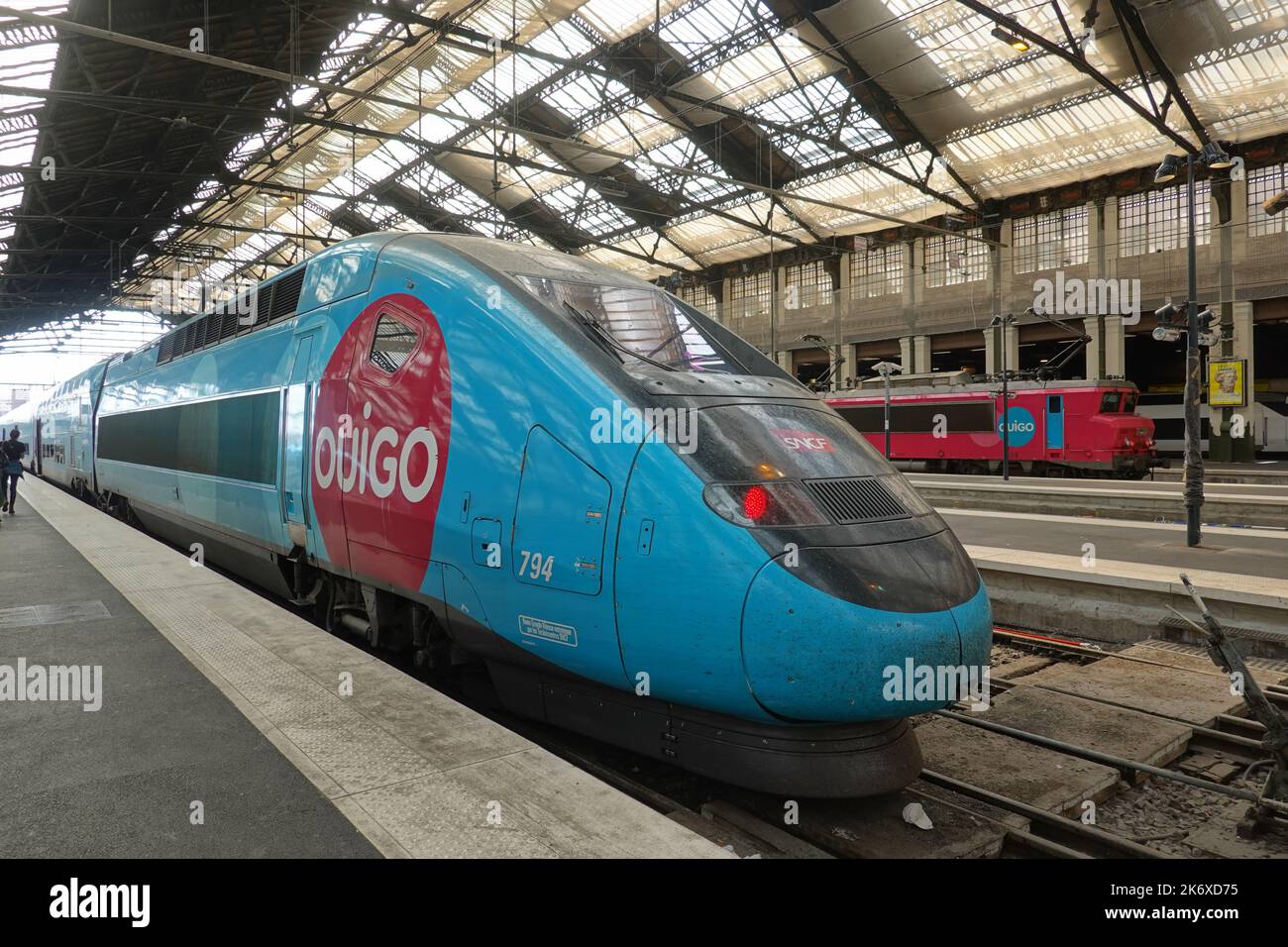 Paris, Gare de Lyon, TGV OUIGO // Paris, Gare de Lyon, TGV OUIGO Stock Photo - Alamy