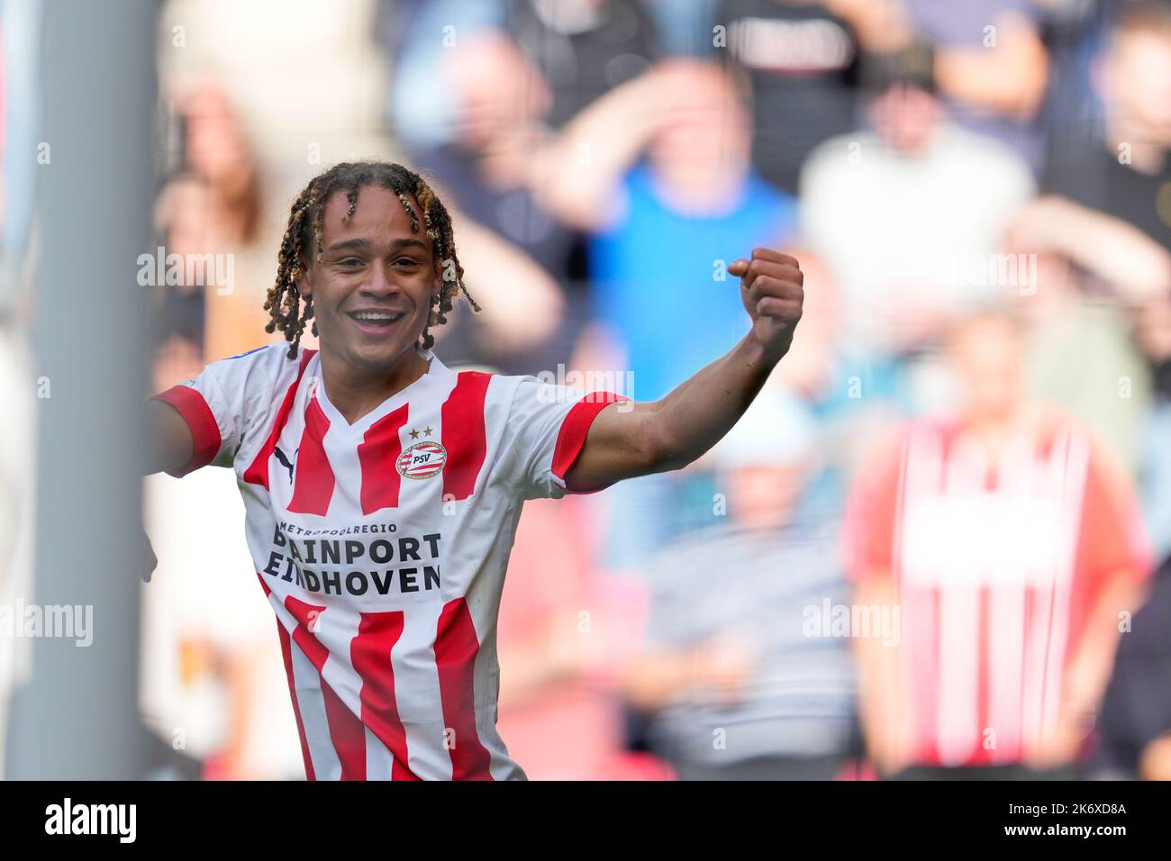 EINDHOVEN, NETHERLANDS - OCTOBER 16: Xavi Simons of PSV celebrating the ...