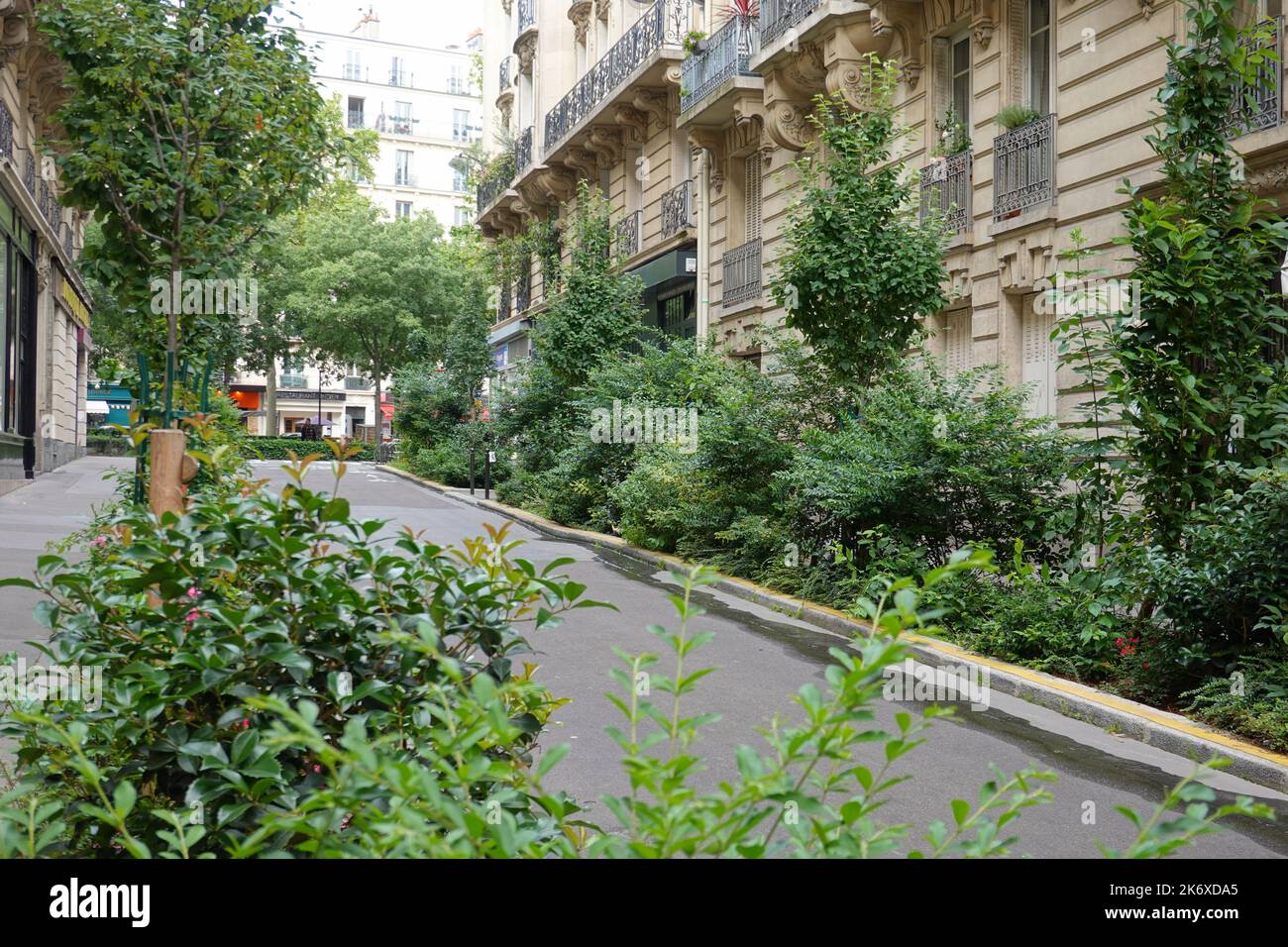 Facade greening climate hi-res stock photography and images - Alamy