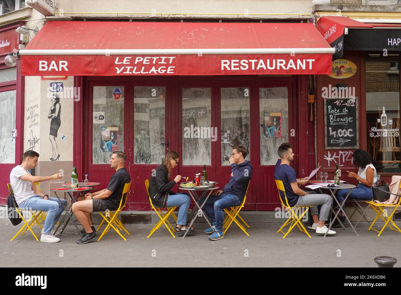 Paris, Butte aux Cailles, Bar le Petit Village // Paris, Butte aux ...