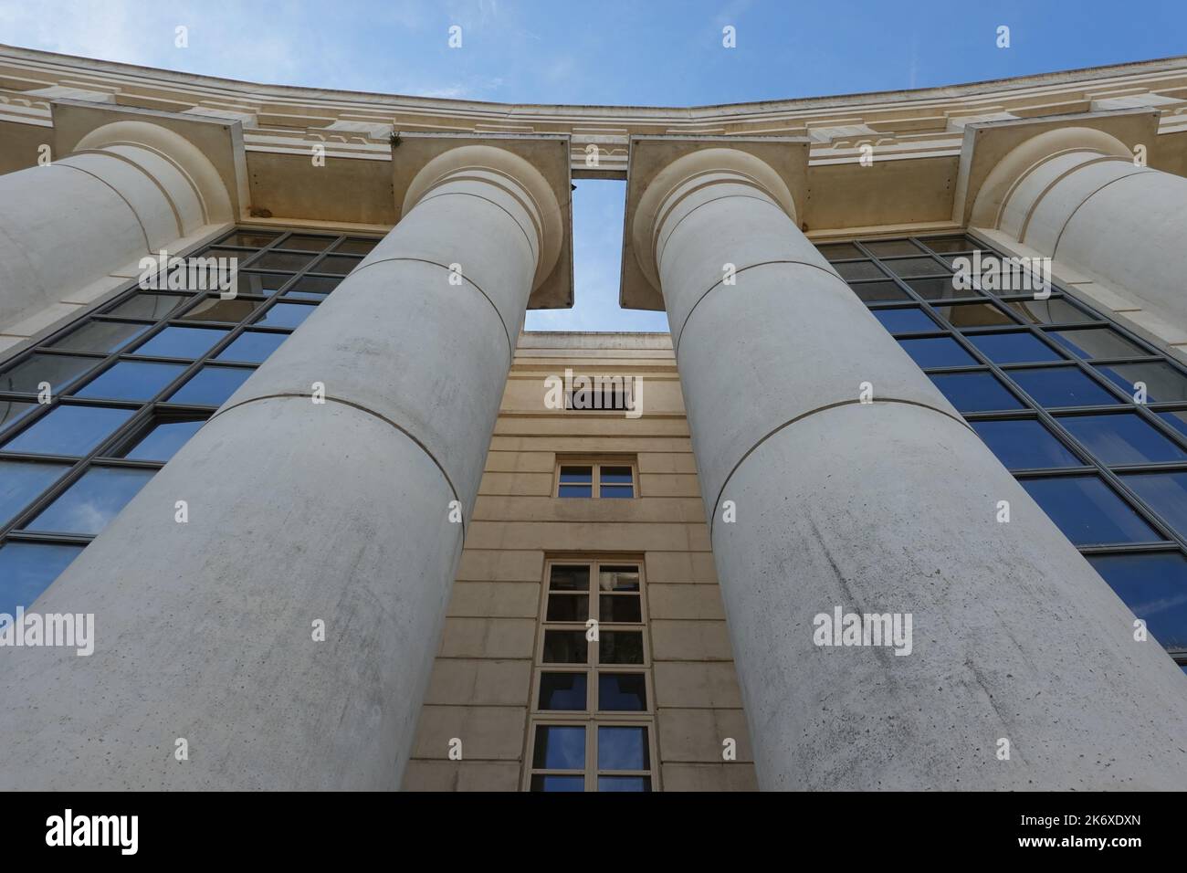 Paris, Cergy, Les Colonnes de Saint Christophe, Ricardo Bofill Taller ...