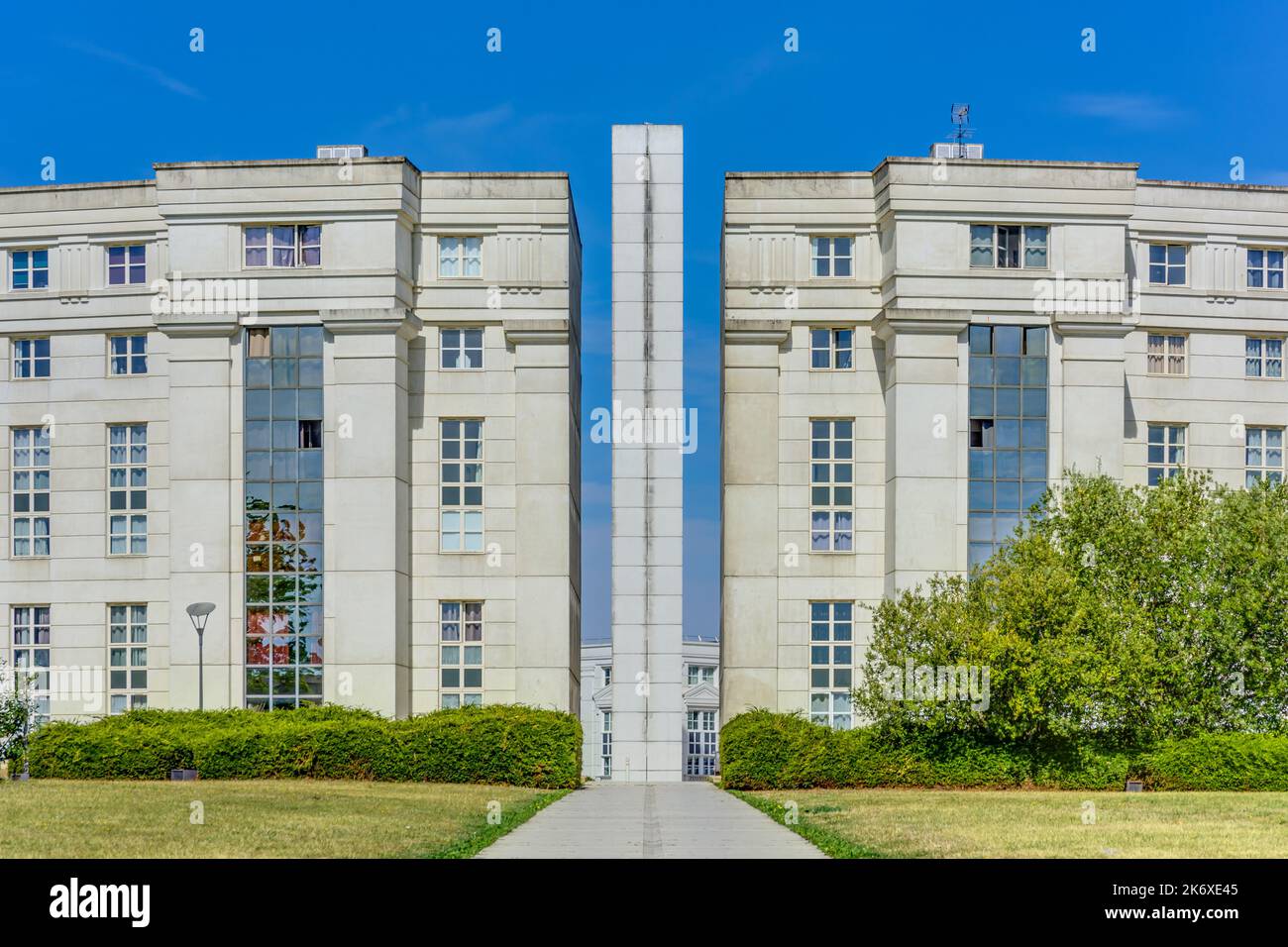 Paris, Cergy, Les Colonnes de Saint Christophe, Ricardo Bofill Taller ...