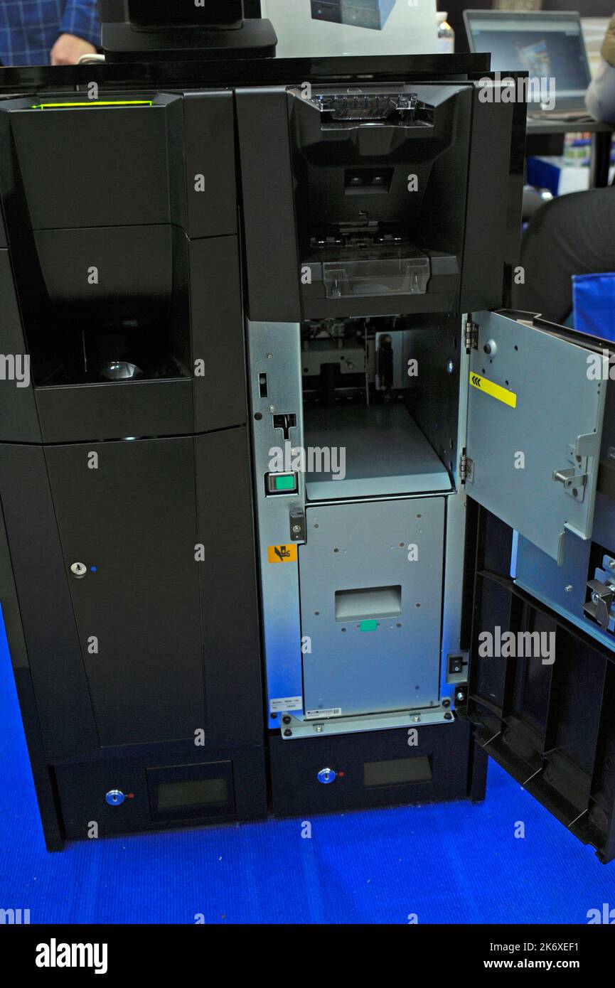 Cash recycler, door and safe Stock Photo - Alamy