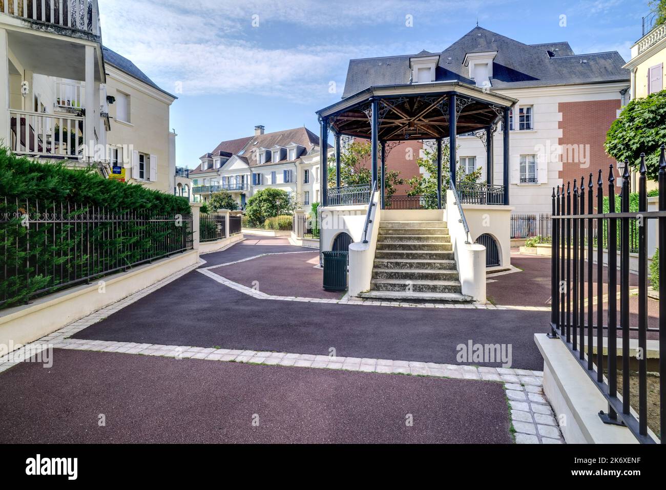 Le Plessis-Robinson, neue traditionelle Architektur // Le Plessis ...