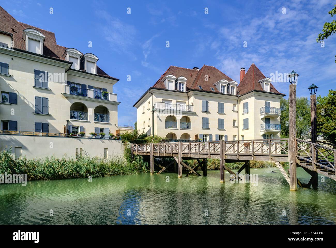 Le Plessis-Robinson, neue traditionelle Architektur // Le Plessis ...