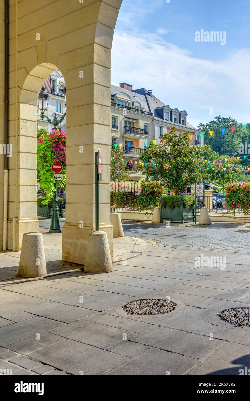 Le Plessis-Robinson, neue traditionelle Architektur // Le Plessis ...