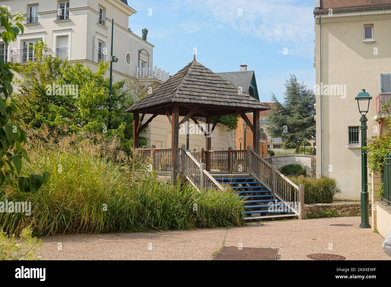 Le Plessis-Robinson, neue traditionelle Architektur // Le Plessis ...