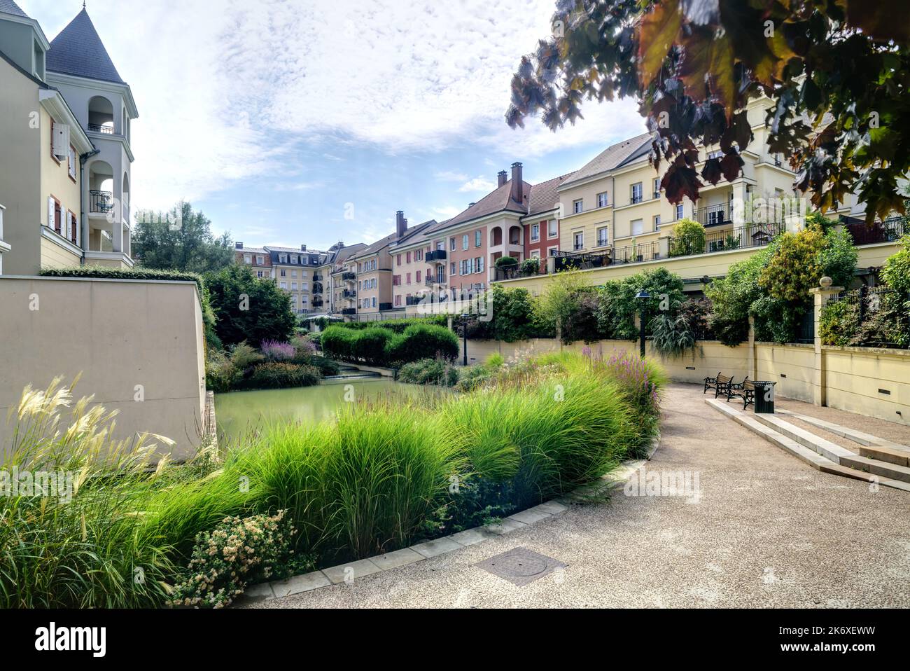 Le Plessis-Robinson, neue traditionelle Architektur // Le Plessis ...