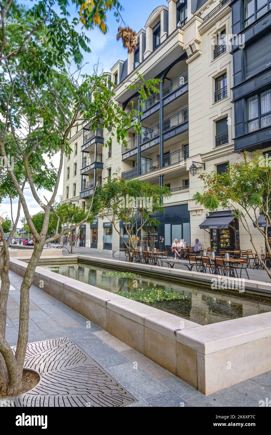 Clamart bei Paris, neue traditionelle Architektur, Wohnanlage ...