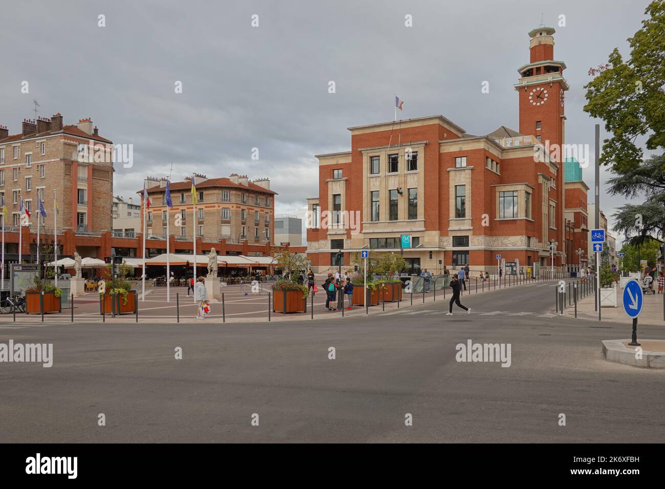Mairie de Montrouge bei Paris, Rathaus // Montrouge near Paris, Town ...
