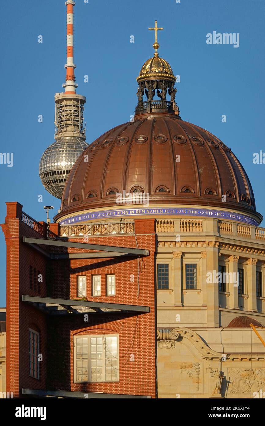 Wiederaufbau berliner schloss hi-res stock photography and images - Alamy