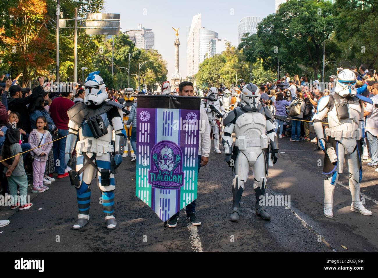 Members of the galactic empire (501st Legion Mexican Garrison), toured ...