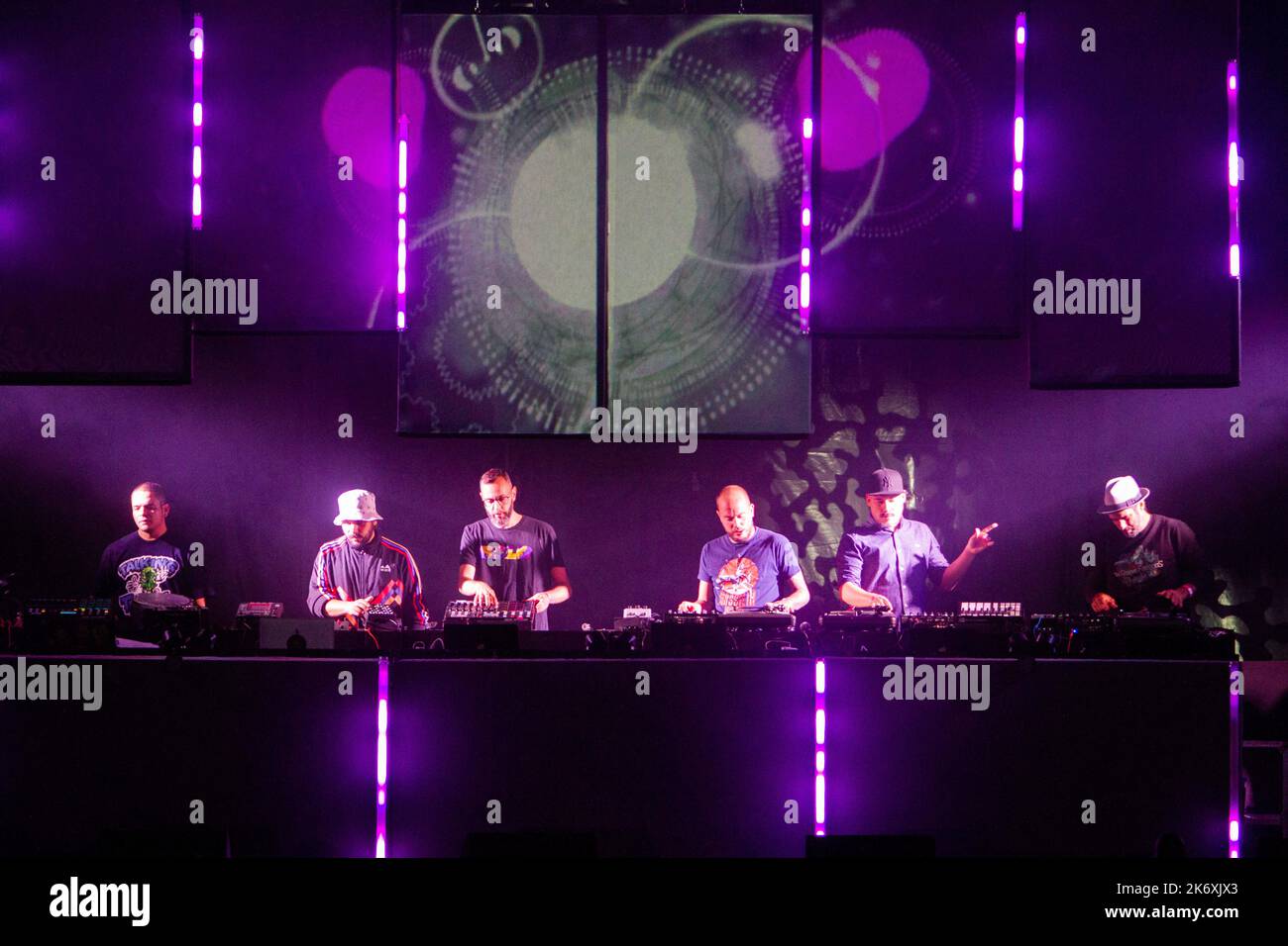 The Groove Sessions Live (Chinese Man, Scratch Bandits Crew, Baja Frequencia, Youthstar ...