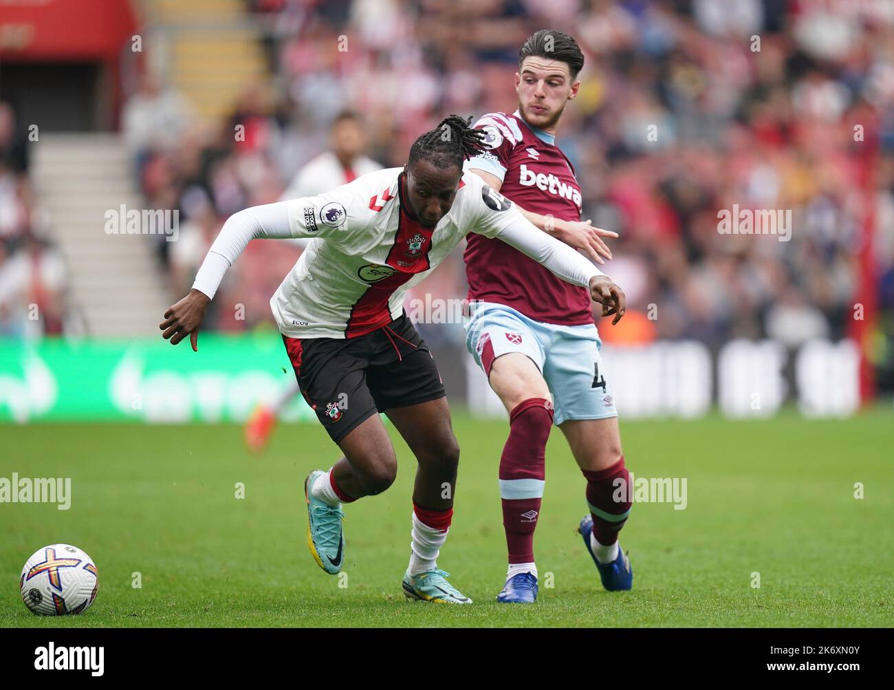 Southampton’s Joe Aribo (left) and West Ham’s Declan Rice in action ...