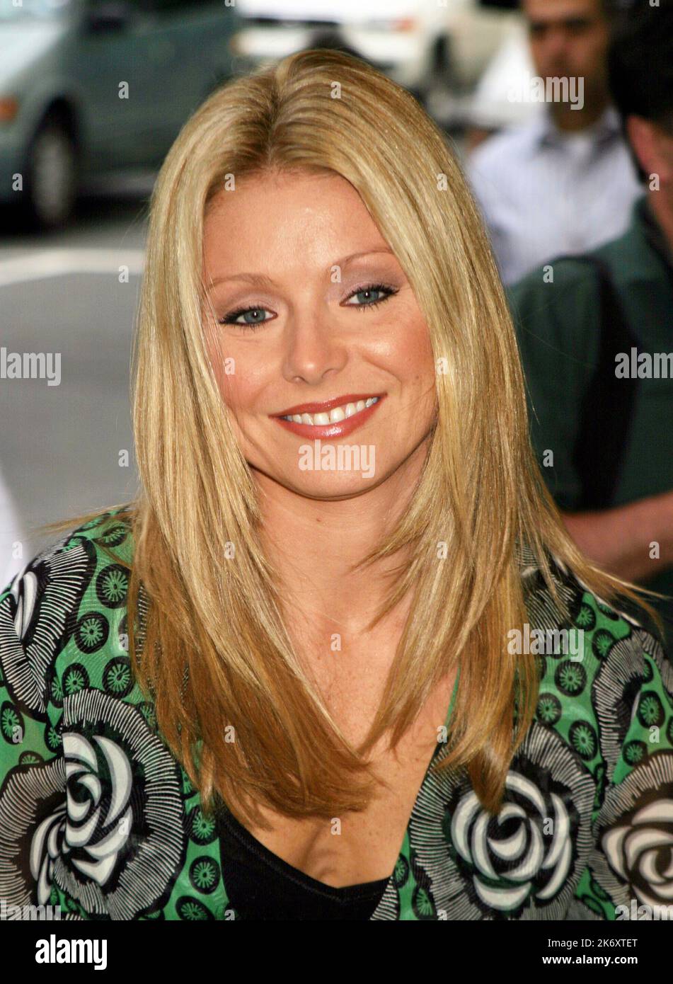 Kelly Ripa arriving at a special screening of "Shrek 2" at The Beekman ...